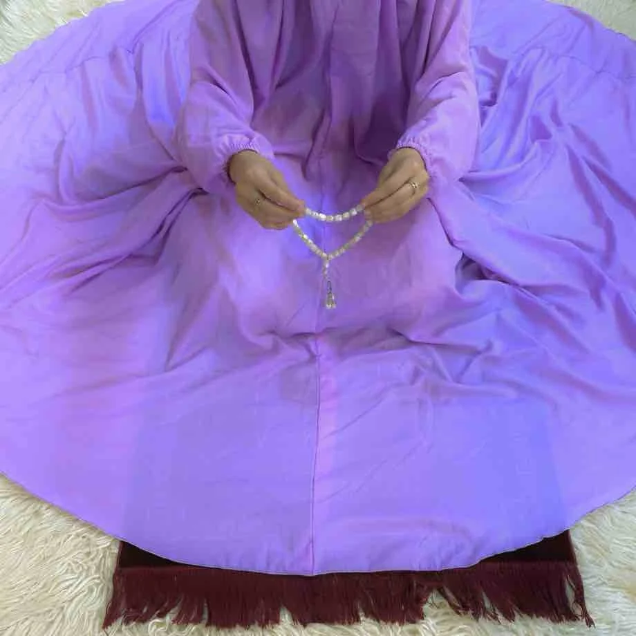 Namaz Chadar With Sleeves - Charming Lilac - Peace in prayer.
